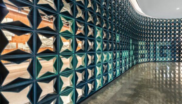 Amazon HQ2 Integrated a 3D Printed Ceramic Wall - 3Dnatives