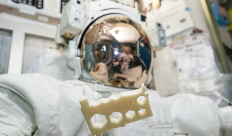 The Refabricator is transforming plastic into 3D printing material in ...