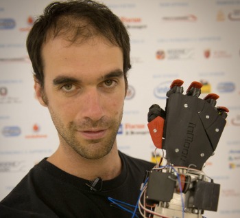 Bionico Hand, une prothèse de main à moins de 300€ - Rencontre avec ...